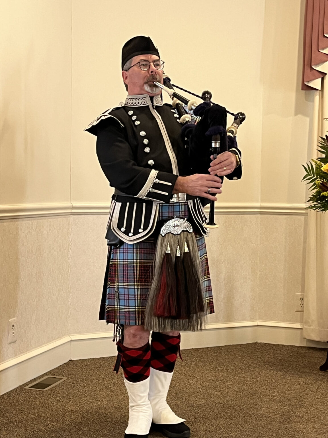 Home - BagpipeLessons.Net